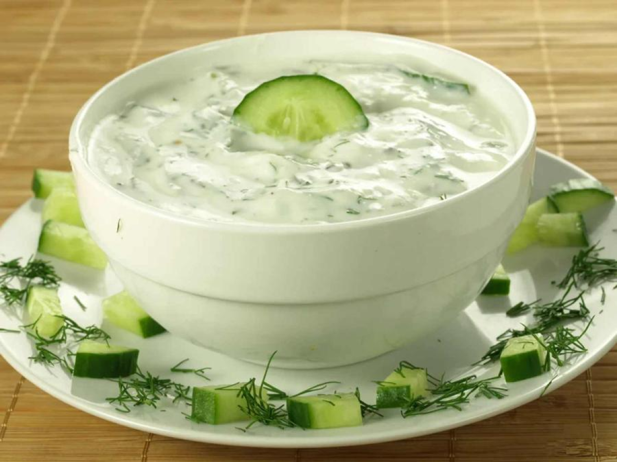 How to Make Greek Tzatziki Sauce | BB.LV