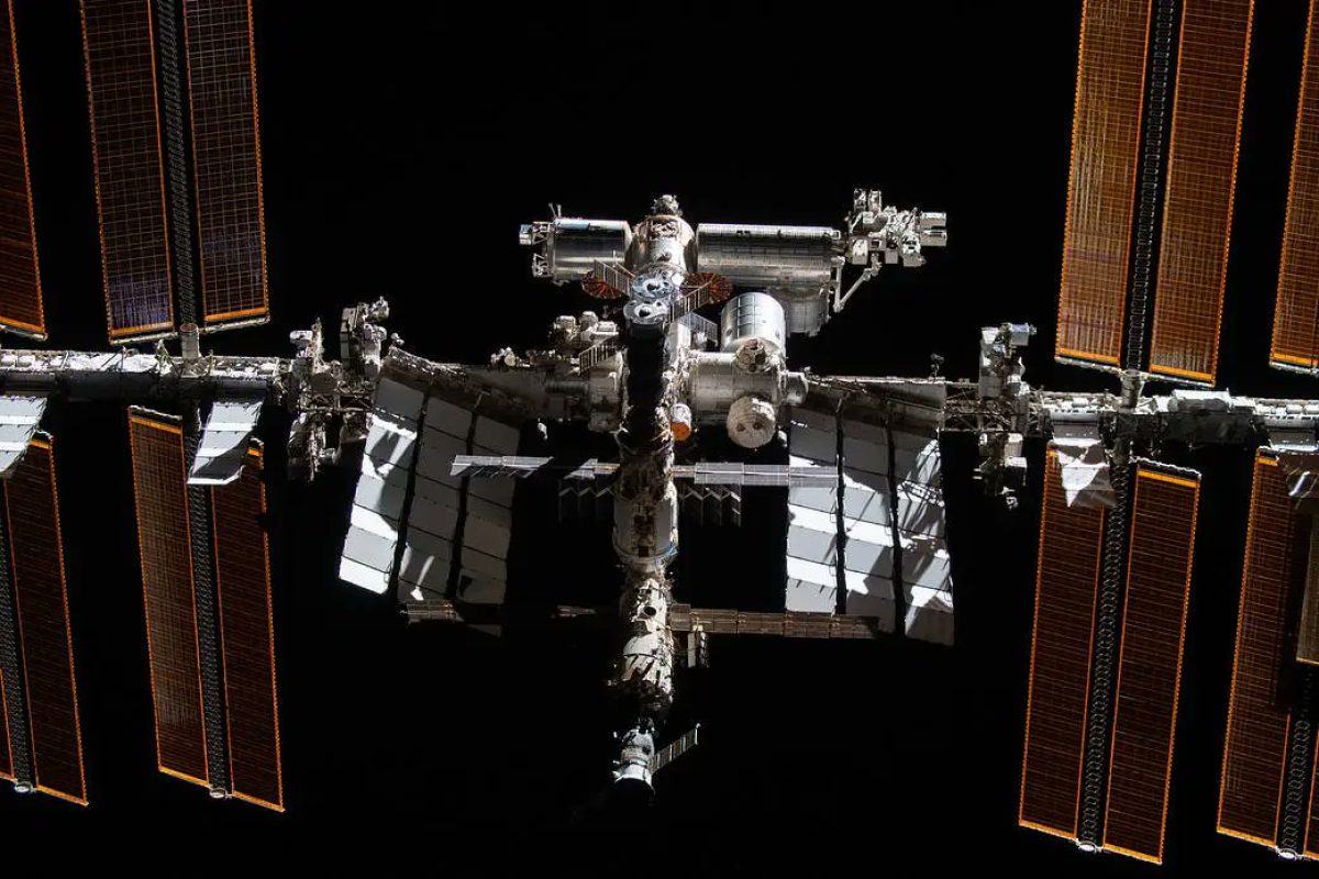 Rare Incident on the ISS: Crew Ordered to Shelter in the Ship After ...