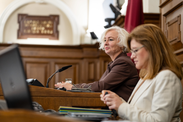 “This is a stain of shame!” Intense debates reignite in the Saeima. | BB.LV