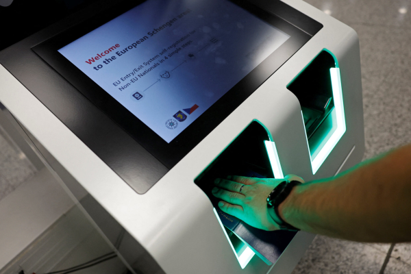 In the Schengen Area - a new border control system EES: how it works ...