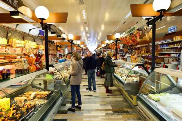 The poverty level in Switzerland starts at 2,596 euros per month per ...