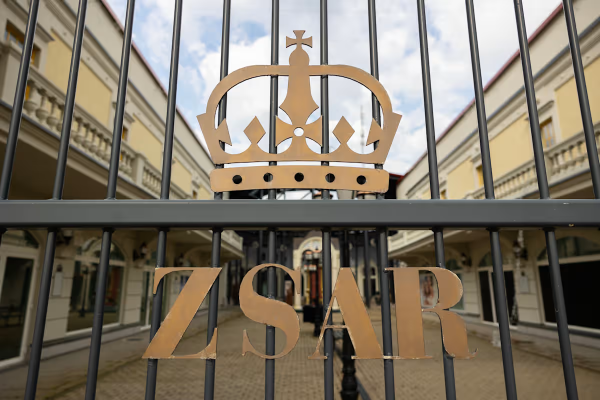 Oligarchs Close to Putin Buy Bankrupt Business in EU and NATO Country ...